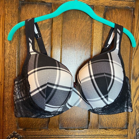 Cacique | Intimates & Sleepwear | Cacique Smooth Balconette Bra 42 Dd ...